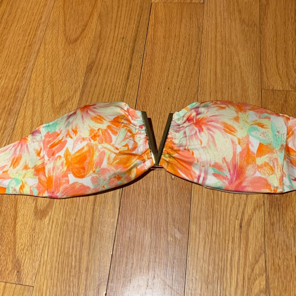 Small Victoria Secret Swim Top Or Bikini Top - Gem